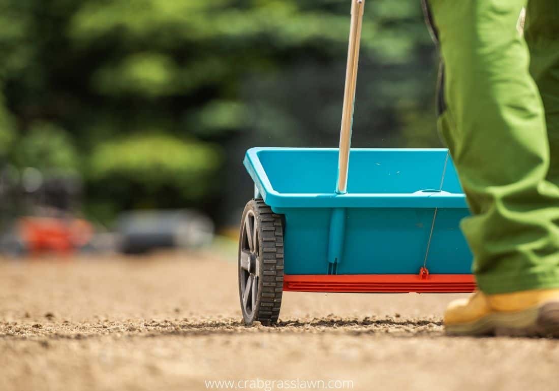 What are the 4 Best Drop Spreaders? Reviews & Buyer’s Guide | CrabgrassLawn